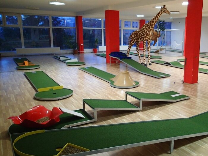 GRASS MINI GOLF CONSTRUCTION