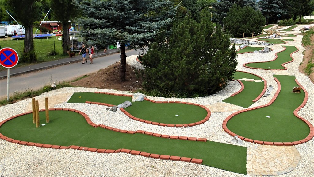 ADVENTURE MINIGOLF CONSTRUCTION